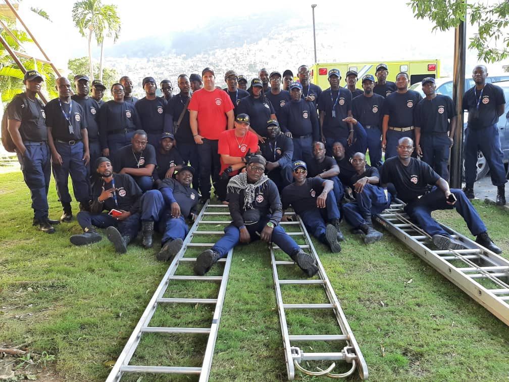 Former des pompiers en Haïti, une expérience humaine pour Frédéric Cyr ...
